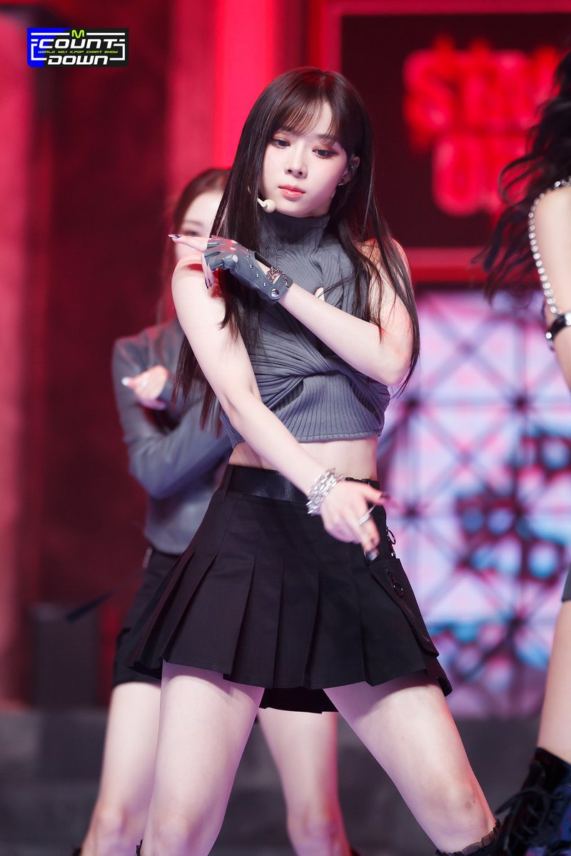 aespa latino on Twitter: "Fotos de WINTER presentando Stamp on It en M COUNTDOWN (2/7) #aespa # ...