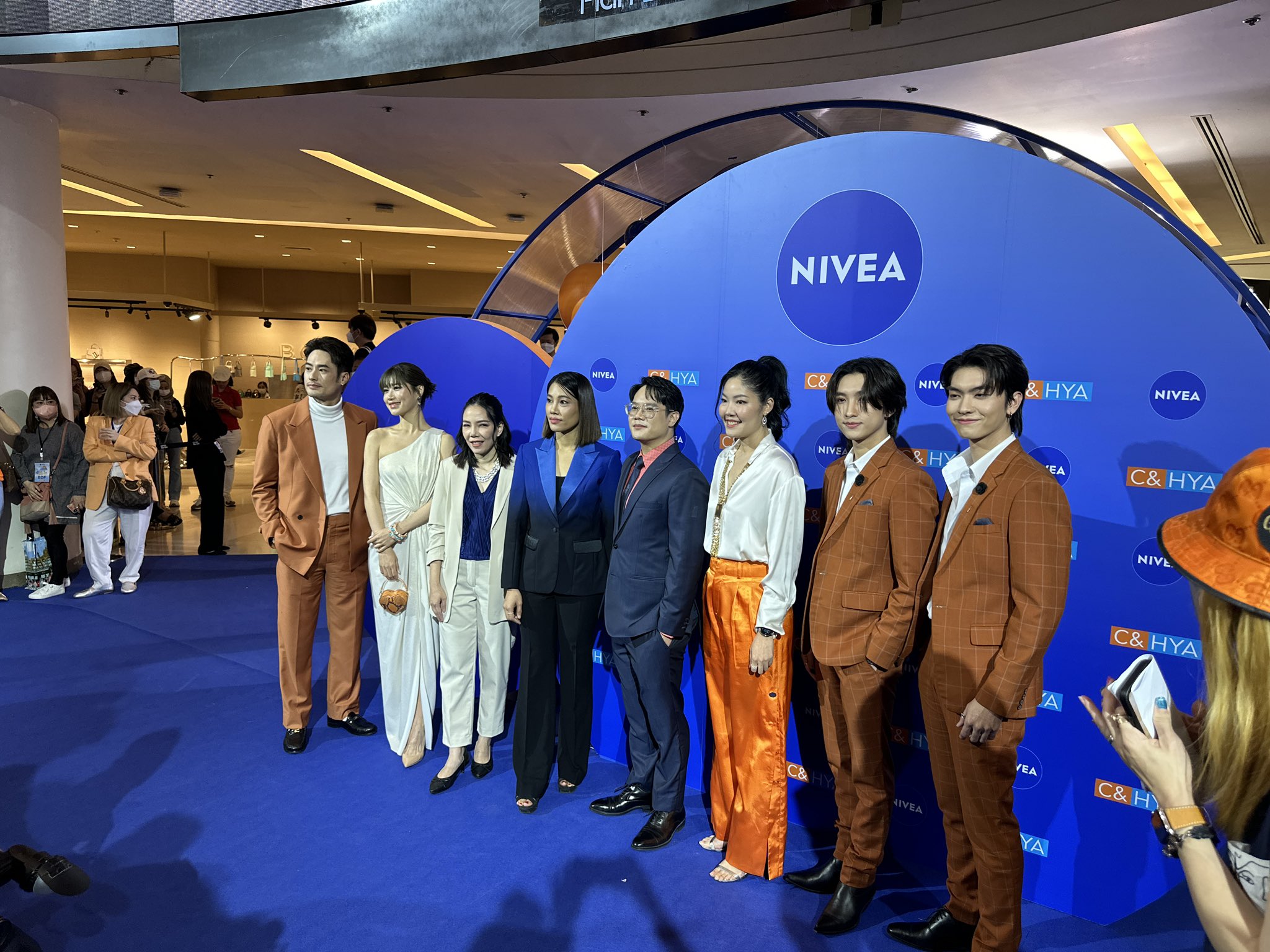 ม๊าเฉิน (Chen ma) on Twitter: "👨🏼‍🤝‍👨🏻 @Bossckm_ @Noeul_lee6 #NIVEACHYAxBossNoeul https://t.co ...