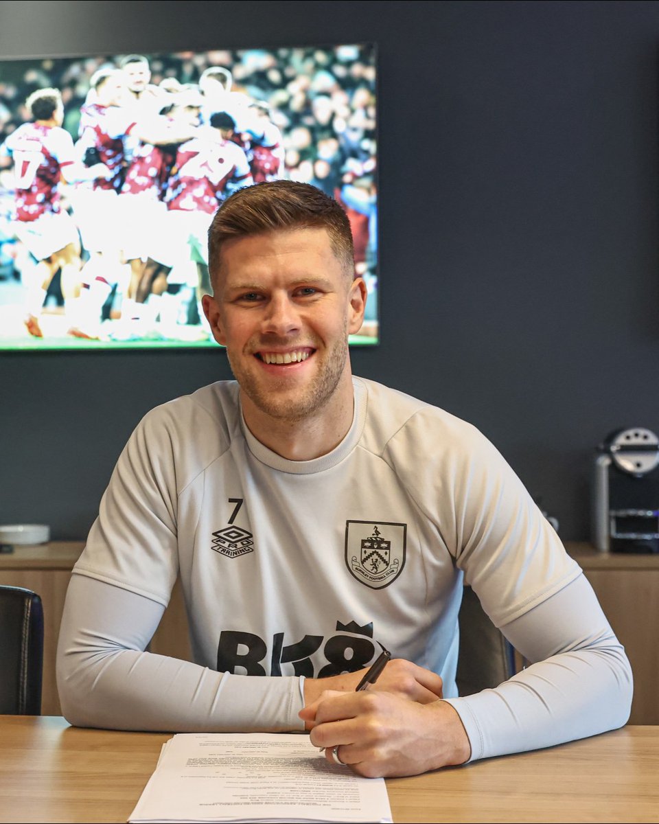 Burnley FC on Twitter: "We are pleased to announce that Johann Berg Gudmundsson has signed a ...