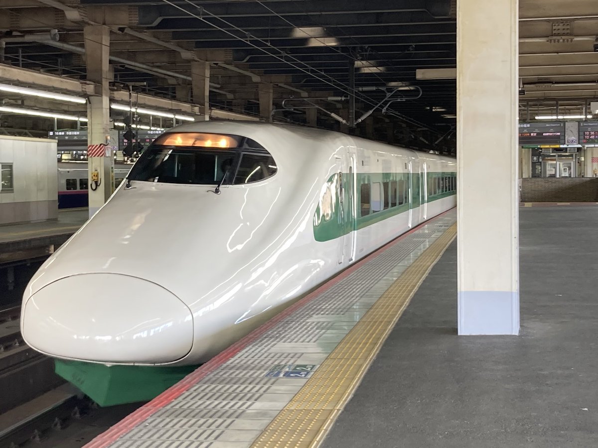 ゆきだま．・ on Twitter: "たまたま大宮にいたので200系カラーE2＋銀つばE3のやまびこ·つばさ128号に乗車"