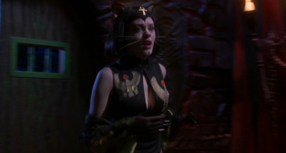 Gelatinous Cube Girl on Twitter: "I- My- Uh- I can't think while she is on screen klajdaklwefklhj"