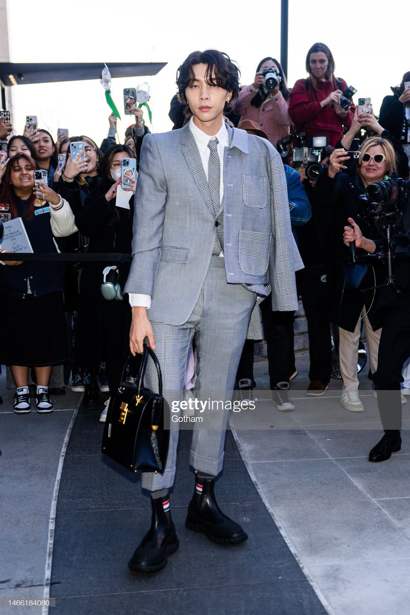 ً ayaaa on Twitter: "RT @SM_NCT: [PRESS] 230215 #JOHNNY at the New York Fashion Week (NYFW) 2023 ...