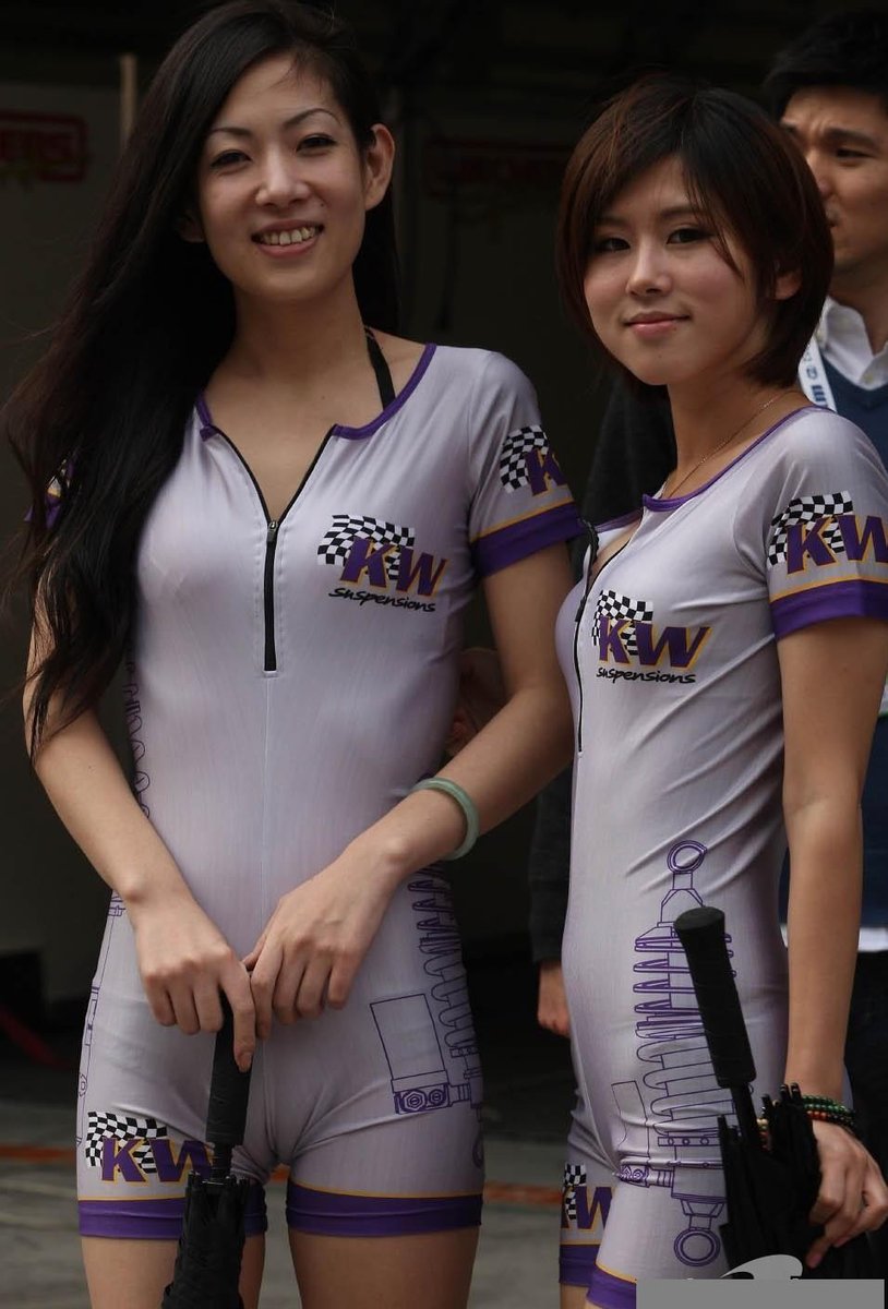 CameltoeBabes3 on Twitter: "Cameltoe in racing suit ... #cameltoe 🐪🐫🐪"