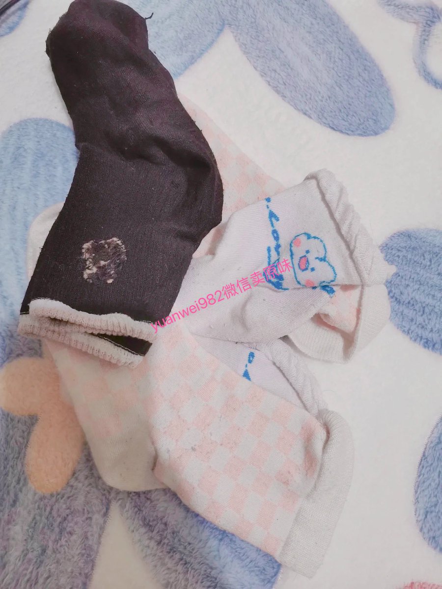 酸酸味的香女孩 On Twitter 同事的鞋子袜子也很酸,下次可以偷偷帮你拿 原味袜子 原味内裤 原味内衣 丝袜