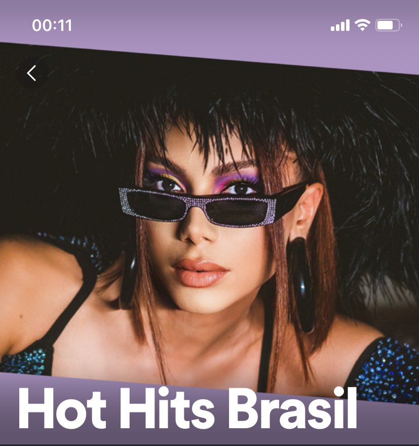 Versionsanitta / fan account on Twitter: "A Anitta estampando a capa da Hot Hits Brasil no BBB 😜"