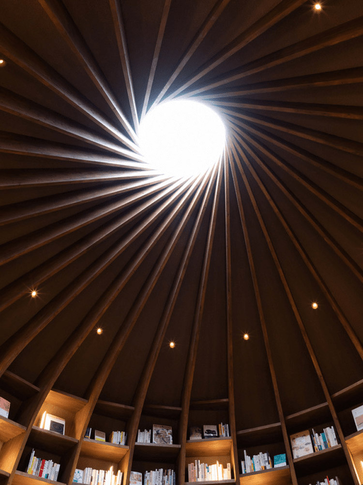 GINZA on Twitter: "行ってみたい！千葉県の〈クルックフィールズ〉内に「地中図書館」がオープン。 https://buff.ly/3HUkkh9"