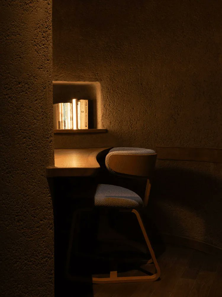 GINZA on Twitter: "行ってみたい！千葉県の〈クルックフィールズ〉内に「地中図書館」がオープン。 https://buff.ly/3HUkkh9"