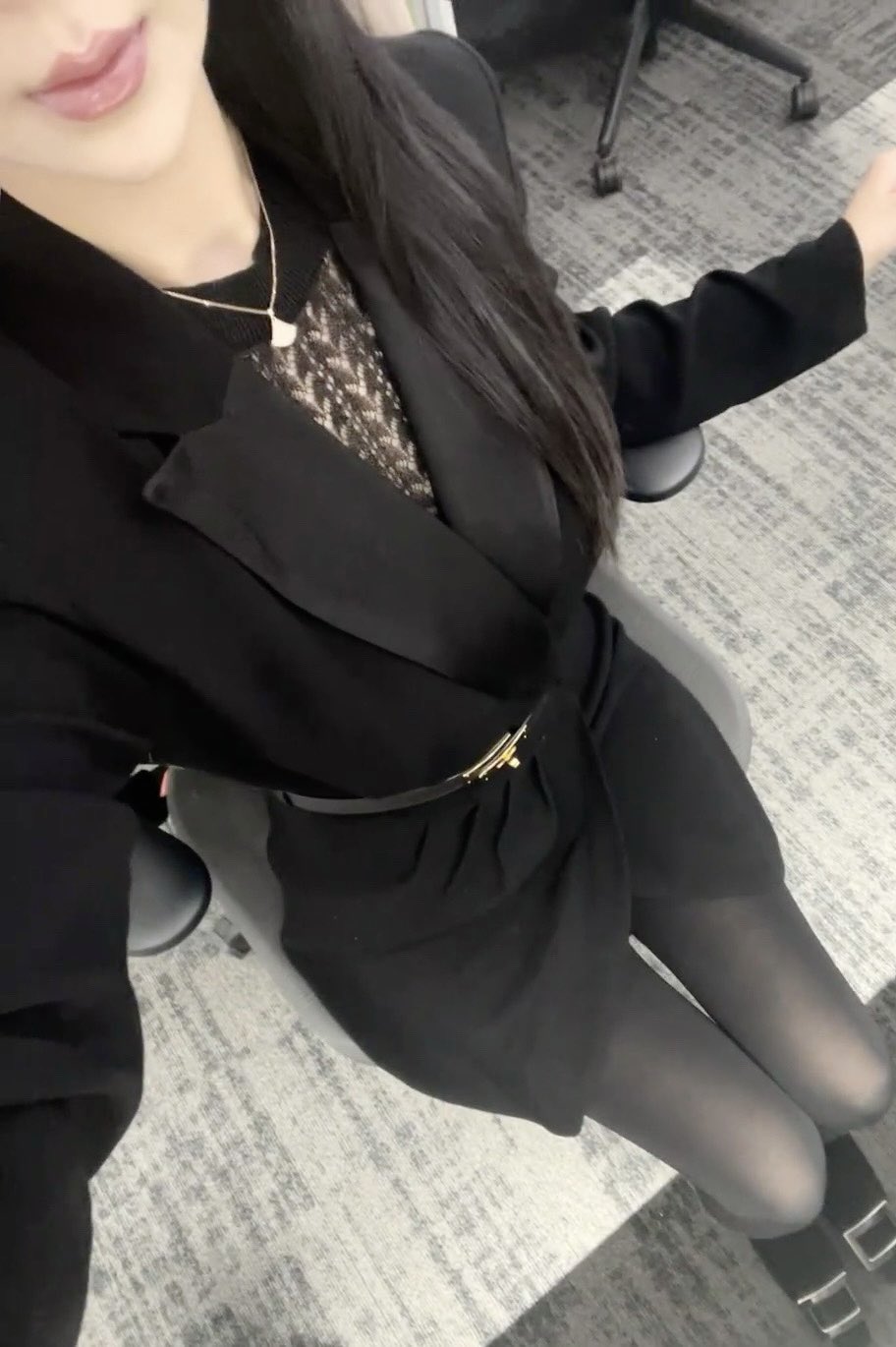 叫我名字 On Twitter 这样去地铁又会被顶顶吗?领导说让我放开点,应该怎么做呢,是张开腿还是蹭蹭还是盯呢?我真是个公用的骚货婊子! 文爱 反差婊 骚逼 后入 露出 淫荡