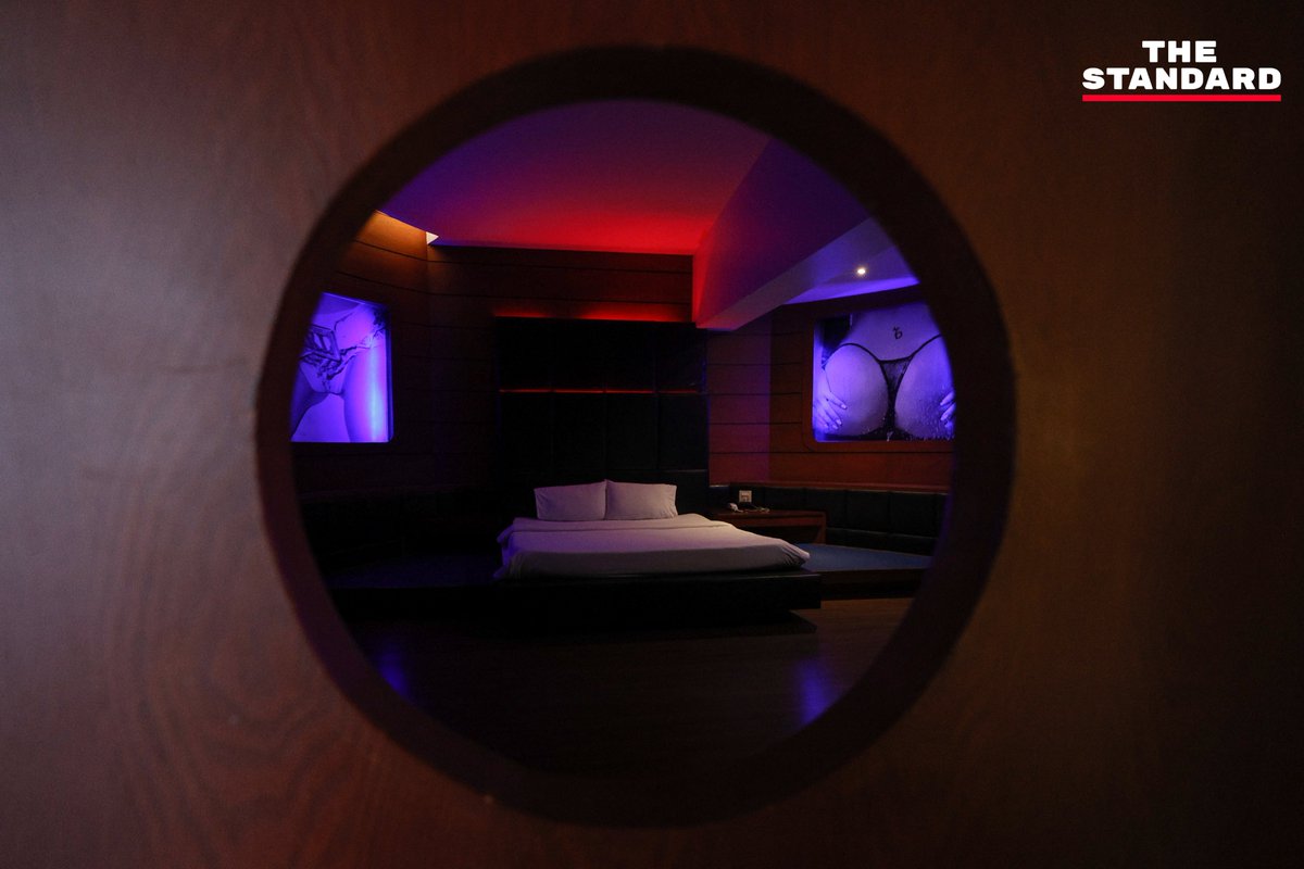 THE STANDARD on Twitter: "ช่างภาพทีมข่าว #THESTANDARD ลงพื้นที่พูดคุยกับเจ้าของธุรกิจโรงแรมม่าน ...