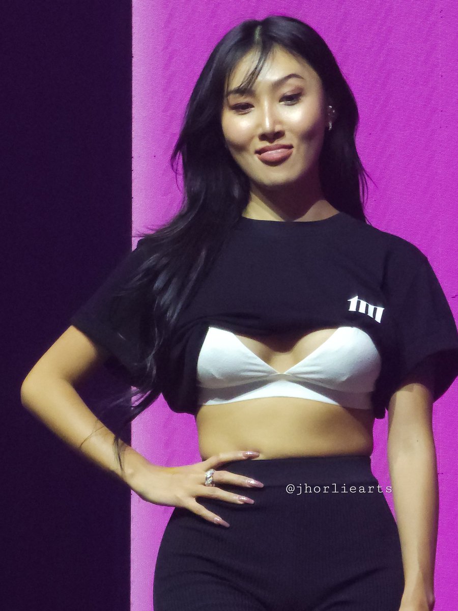 jhorlie🌸⚡ on Twitter: "For the Hwasa stans! We are in the wheesa side, so we get to see her ...