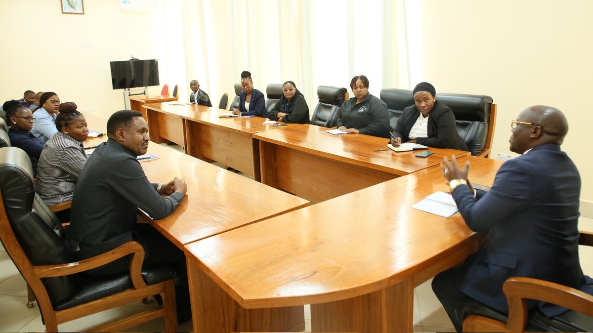 Haki Ngowi on Twitter: "Mkuu wa Mkoa wa Mbeya Mhe. Juma Zuberi Homera amekutana na kuzungumza na ...