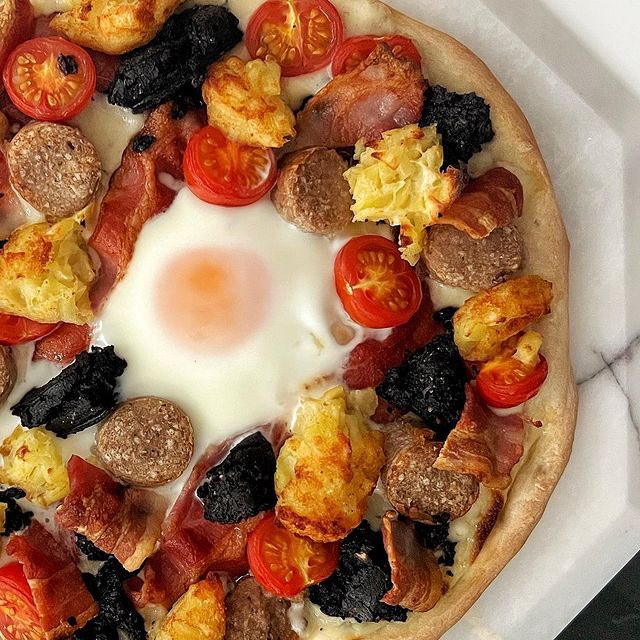Full English Breakfast Pizza