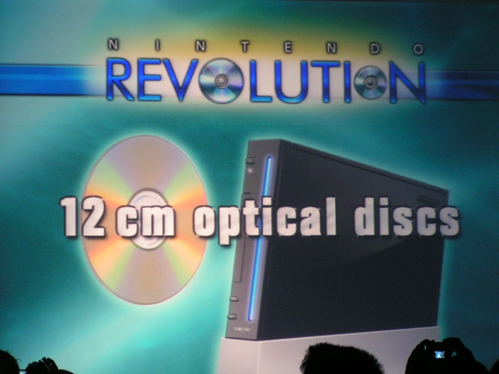 Chris @ Paldea on Twitter: "RT @NintendoMemo: Nintendo Revolution 12 cm optical discs #Wiivolution"