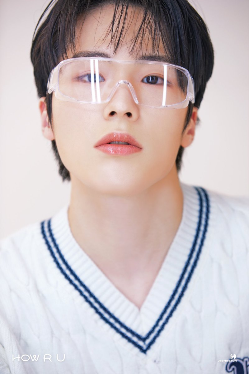 HAWW OFFICIAL on Twitter: "[#HAWW] HAWW THE 1ST MINI ALBUM [HOW R U] CONCEPT PHOTO #2 💿 2023.02. ...