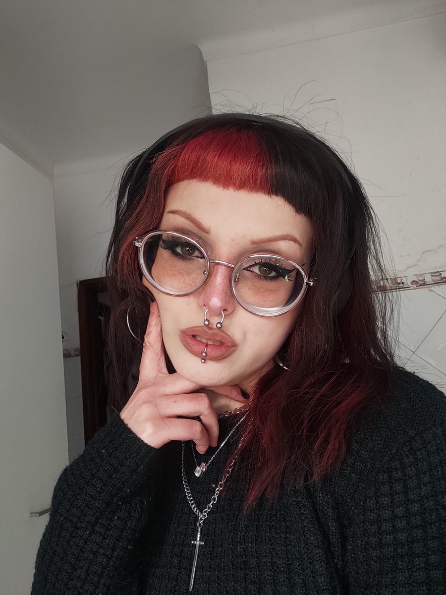 сука 🦇 on Twitter: "RT @ritared_: sleepy af"