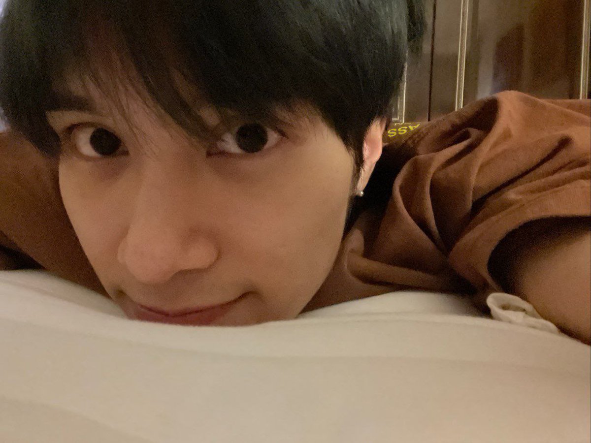 NCT BUBBLE on Twitter: "[130223] HENDERY BUBBLE 🦄💌"