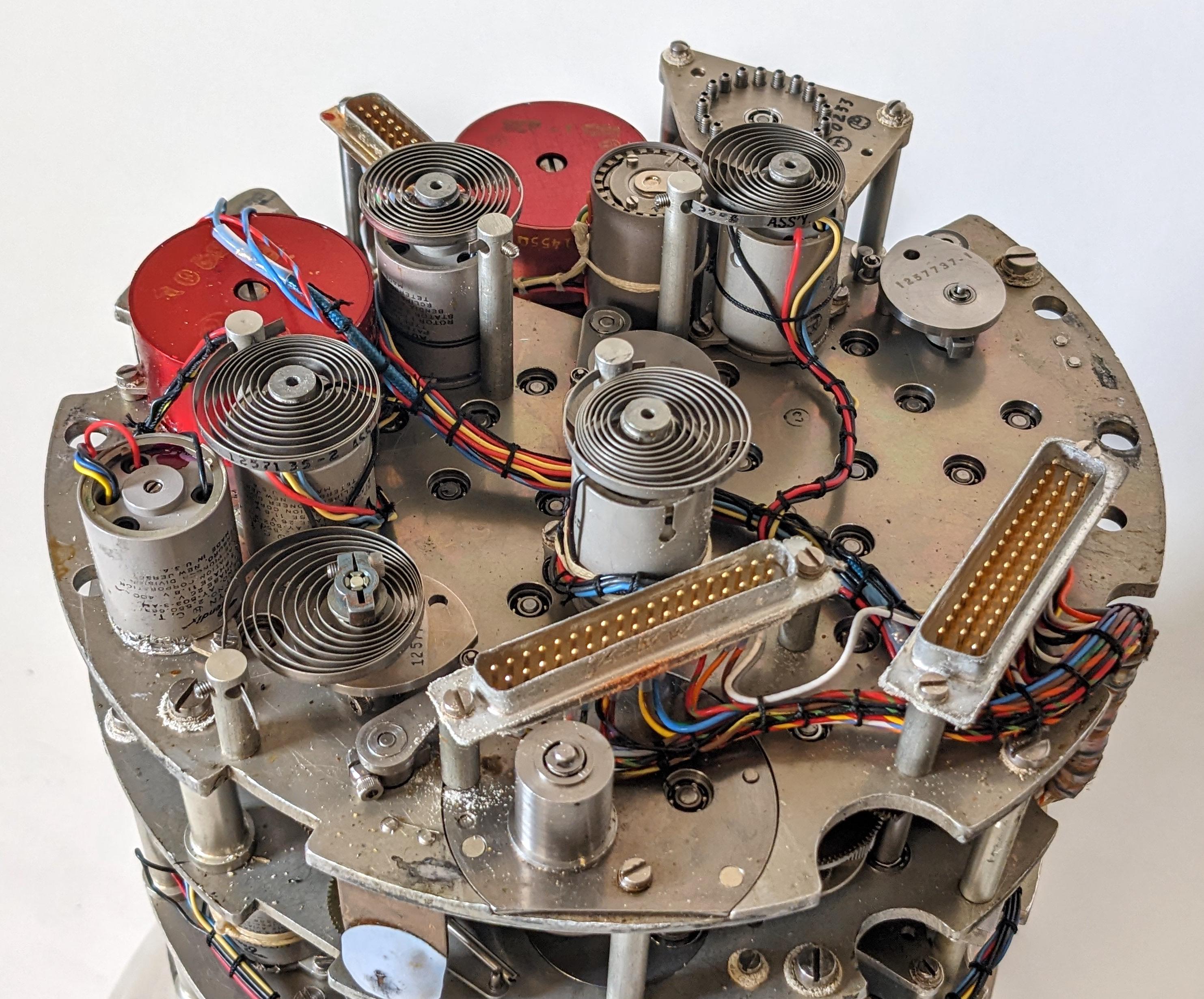 Ken Shirriff on Twitter: "The Bendix Central Air Data Computer (CADC) is an amazing ...