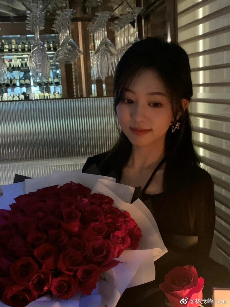 Rain on Twitter: "From Fengfeng Weibo! Zhengzheng took the pictures! Chun n Zheng eating in ...