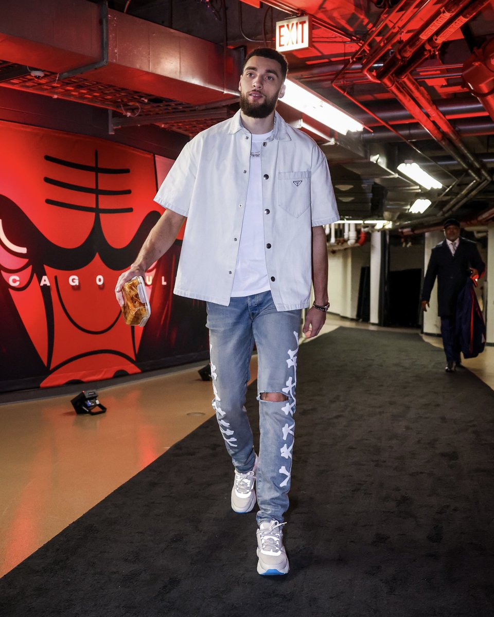 In the building. Let’s work. Chicago Bulls @chicagobulls