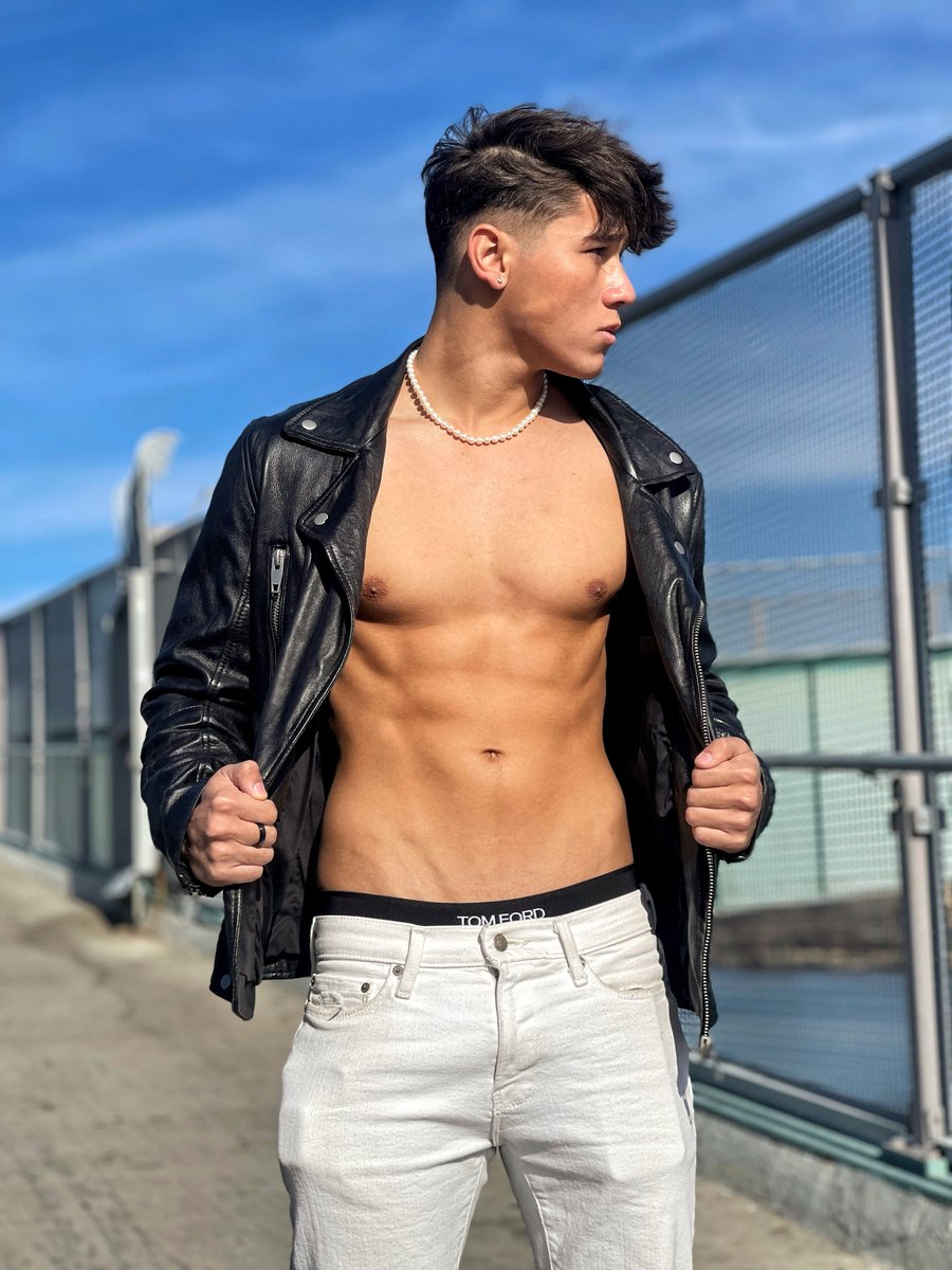 Michael Hallenbeck on Twitter: "A few shot-on-iPhone outtakes from today's shoot with rising ...