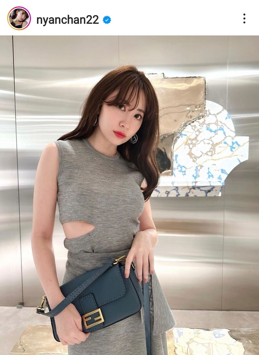 スポーツ報知 on Twitter: "小嶋陽菜、大胆に腹チラ！きわどいワンピ姿「世界的美女」「スタイルパーフェクト」 https://hochi.news/articles/20230214 ...