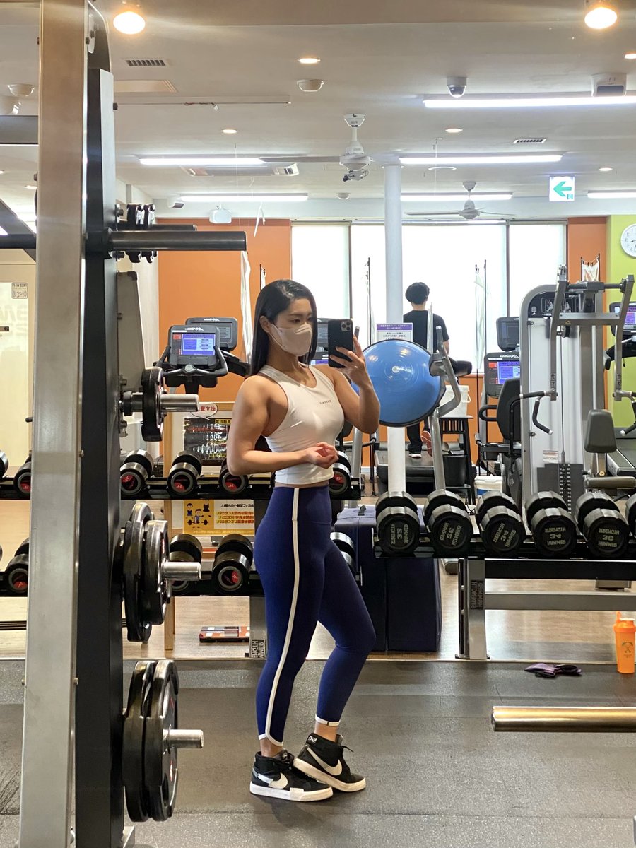 たまたまベンチしてたなおたんと🫶 Rose Melle @_rosemelle