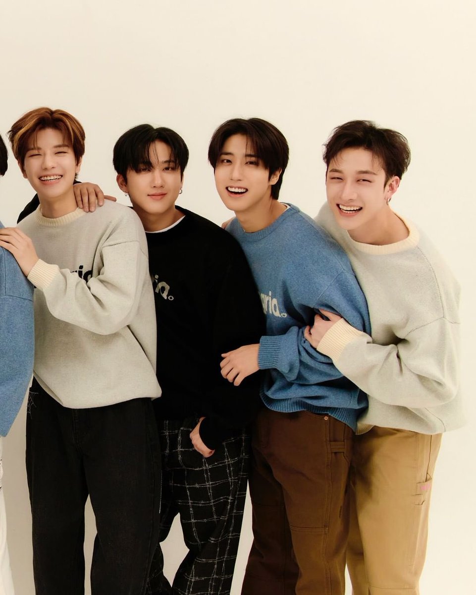 Stray Kids Spain on Twitter: "📷 [FOTO - 14022023] THREAD Imágenes de @Stray_Kids para "MAHAGRID ...