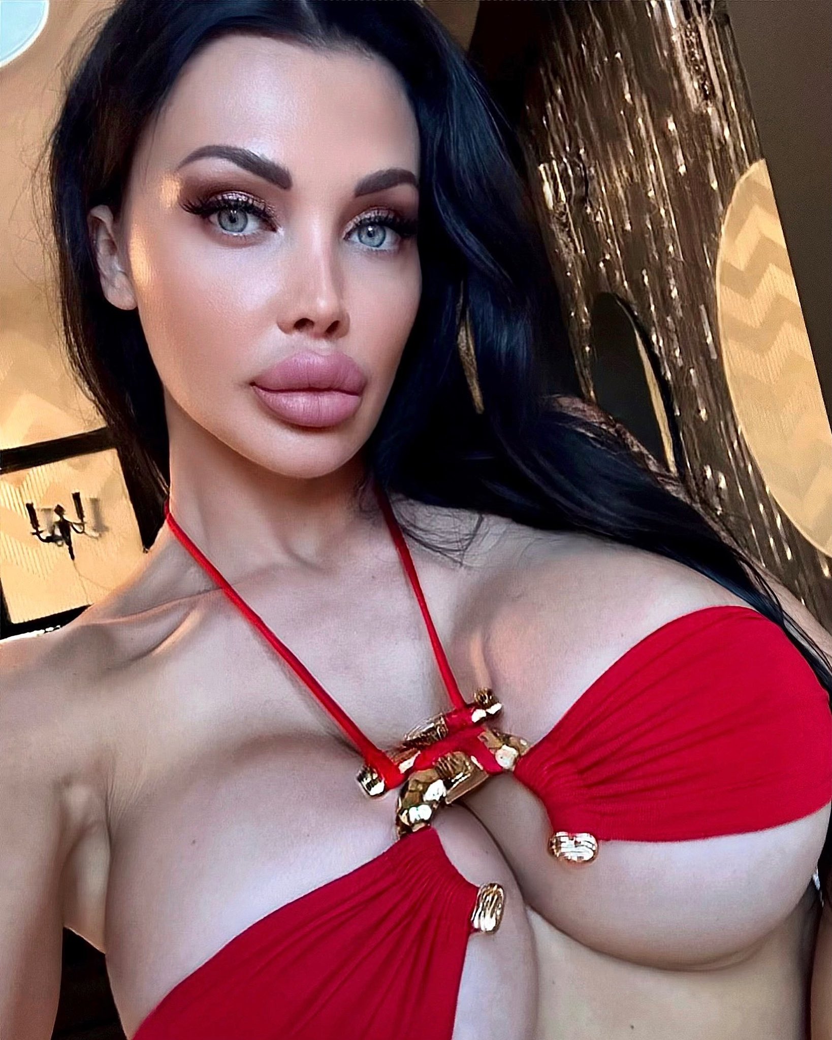 ALETTA OCEAN on Twitter: "Happy Valentine’s Day my Loves! ️‍🔥 https://t.co/dIh0Rm645x" / Twitter