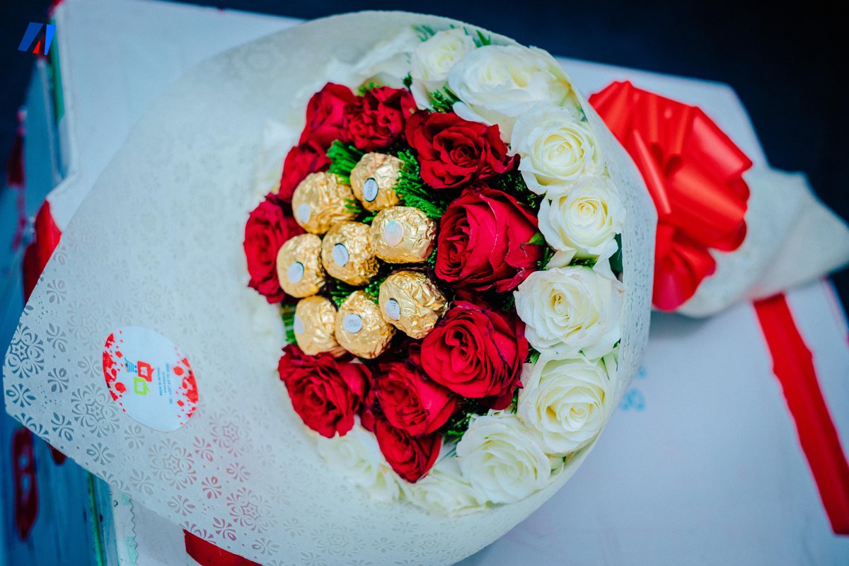 AKEZA Burundi on Twitter: "Au menu de @BazaContact : Un bouquet avec roses, bouteille BAILEYS ...
