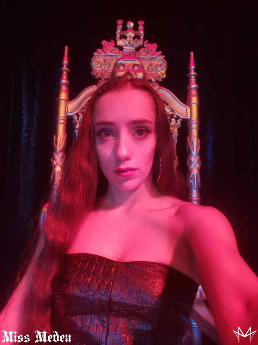 Reality Studio on Twitter: "RT @KinkyMedea: Good boys give me their all for Valentine´s day 😈 ️ ...