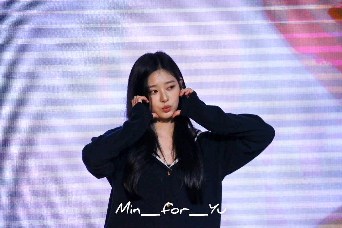 Min_for_Yu on Twitter: "230212 민주 All my faves 팬싸 #KimMinju #Minju #ミンジュ #金珉周 #김민주"