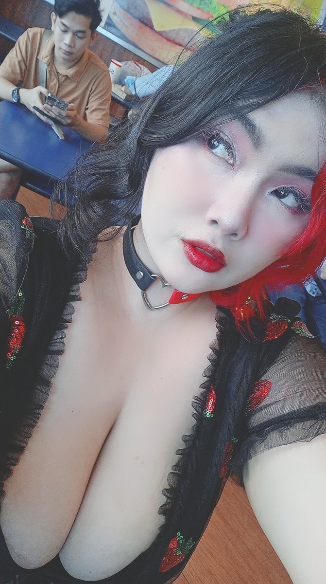 Lunatricxx 💀☠️🖤 | Resting on Twitter: "one final post for the immaculate fit i had on today 💖🍓 ...