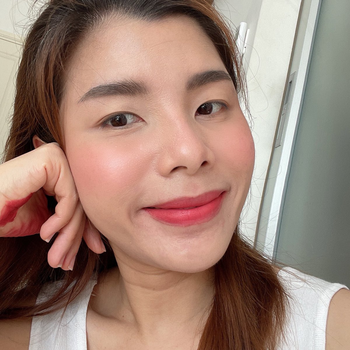 เมียหมอขอรีวิว🤍 on Twitter: "RT @AoffyMyname: เป็นแป้งที่ไม่ผสมรองพื้น แต่ทาแล้วเบลอผิวพรางรูขุม ...