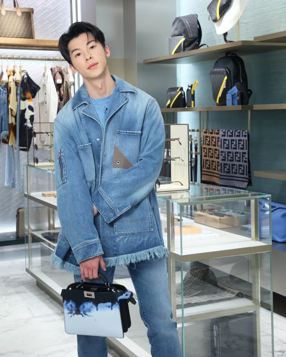 슈렉☘️ on Twitter: "RT @kuanghan__S2: 230214 허광한XFENDI 오늘 청청에 가방까지 찰떡 소화 너무 존잘이셔💙 📎https ...