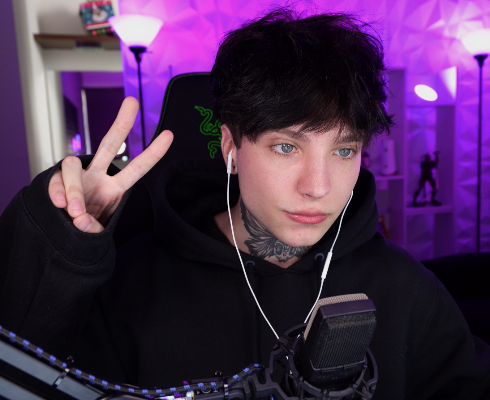 Cry on Twitter: "⚠️ANUNCIO IMPORTANTE⚠️https://twitch.tv/xcry"