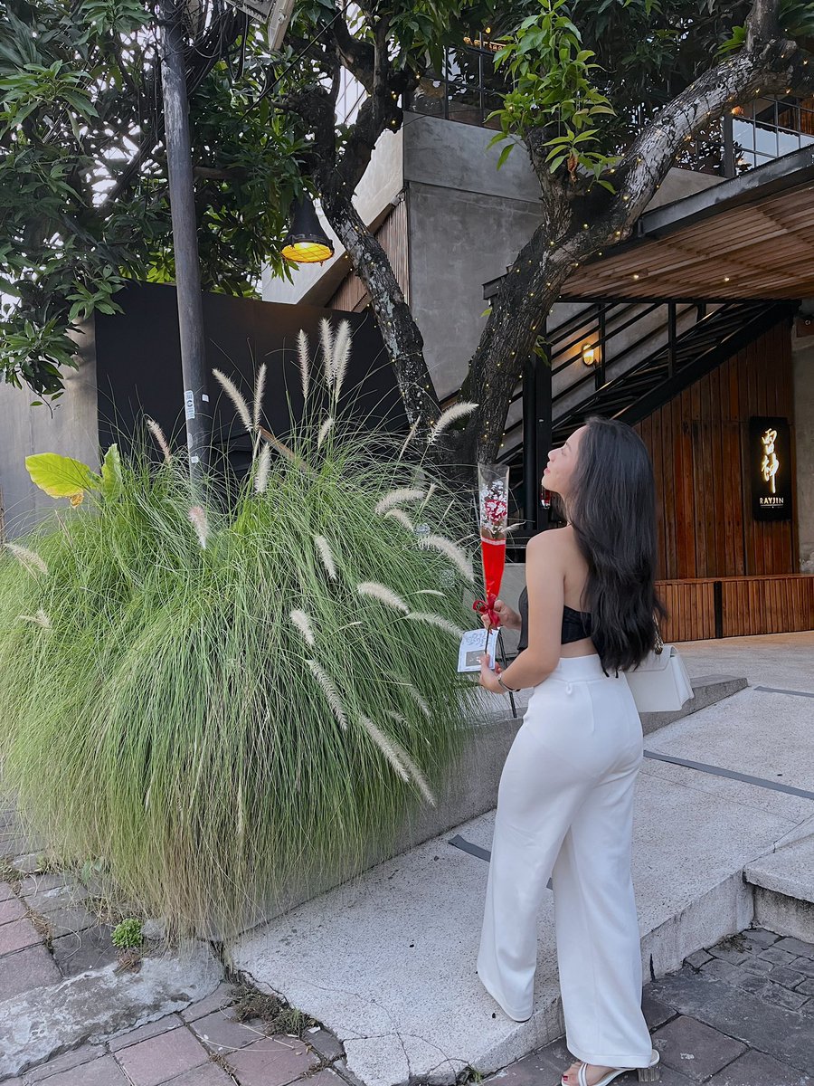 🦥🦥 on Twitter: "Pov date with me."