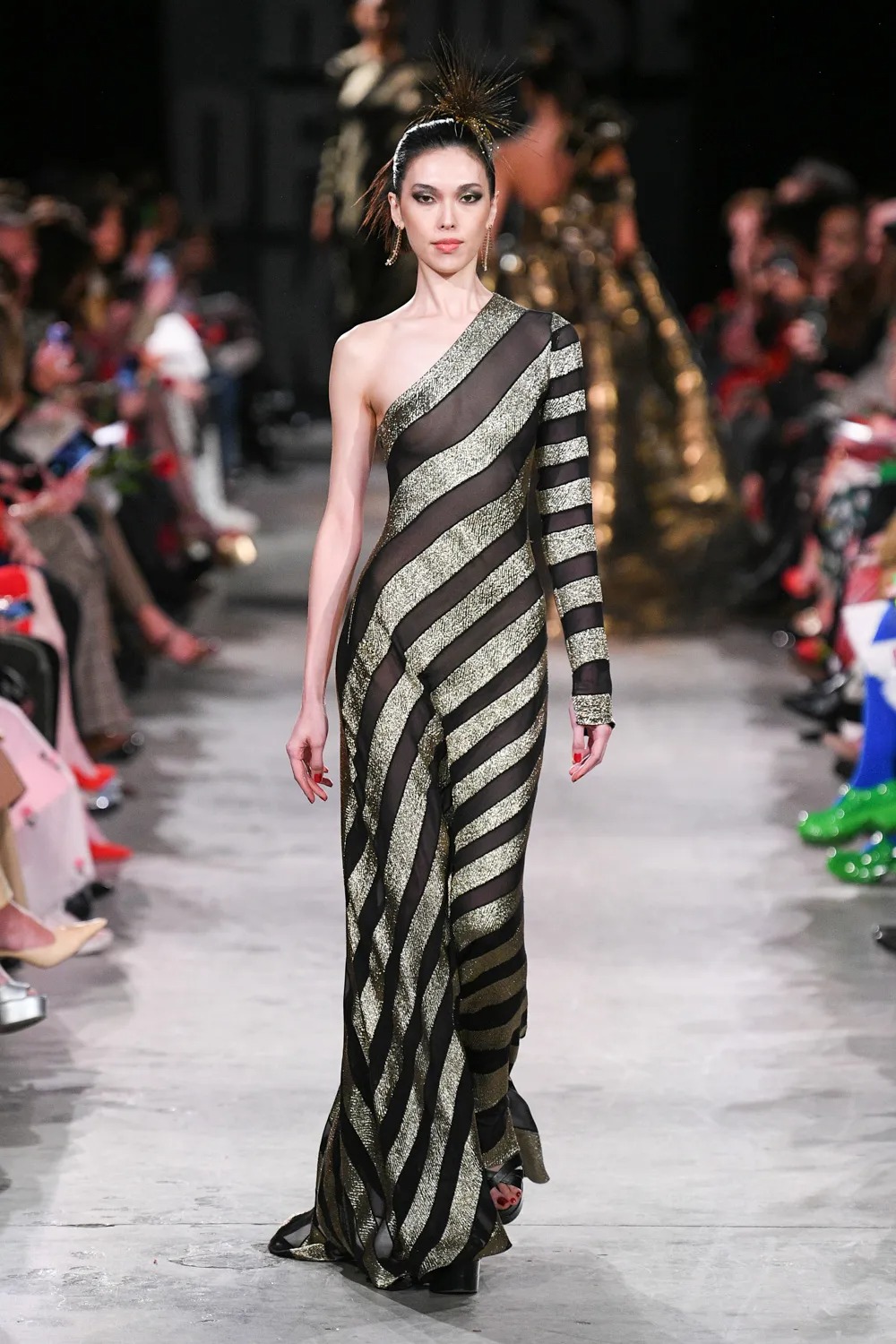 Diagonal Lines In Fashion