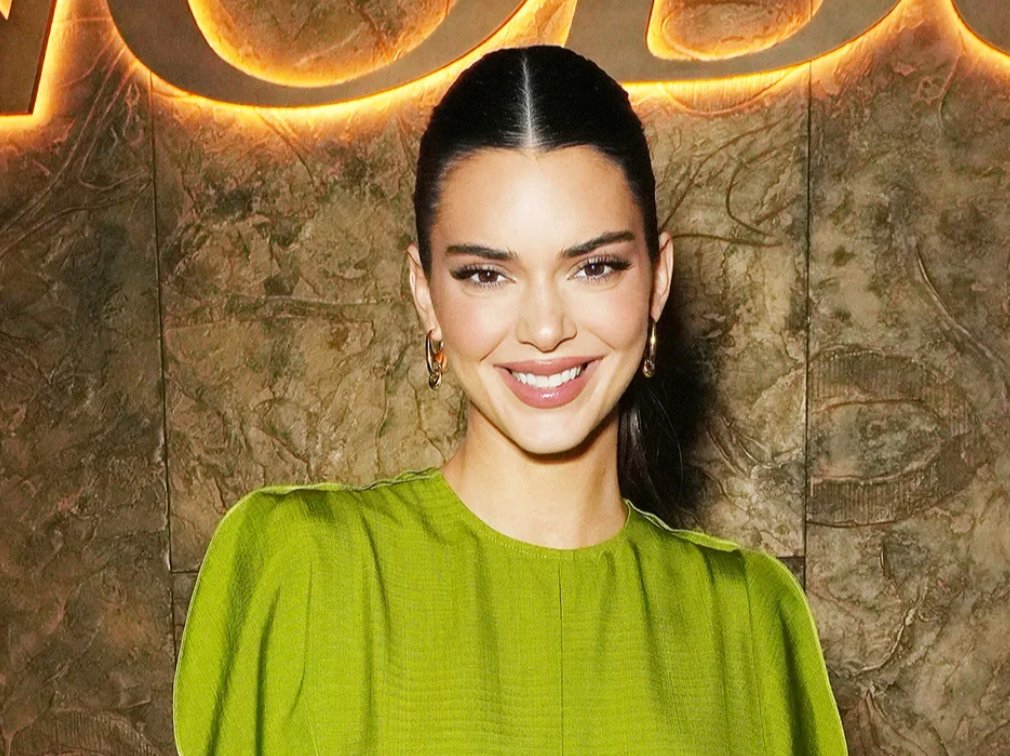 Fashion moments with Kendall Jenner are our favorite. https://t.co ...