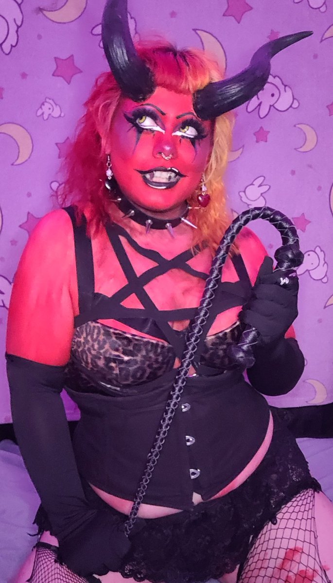 BlackBettieCosplay Claudia with 🔥Spice🔥 on Twitter: "RT @ghostpoot: ...or ur devil 😈💔"