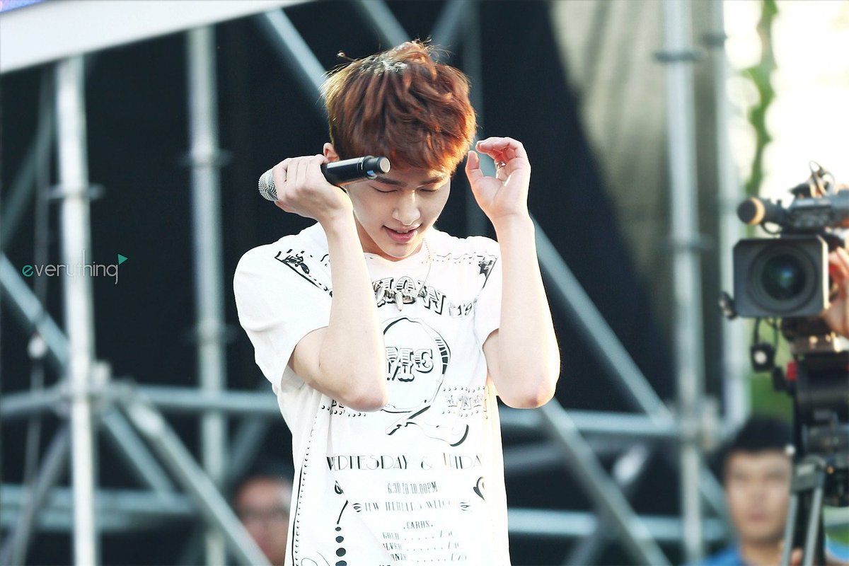 _UnderTheStarlight_ on Twitter: "RT @hourlyjinki: #온유 #ONEW #オニュ@SHINee"