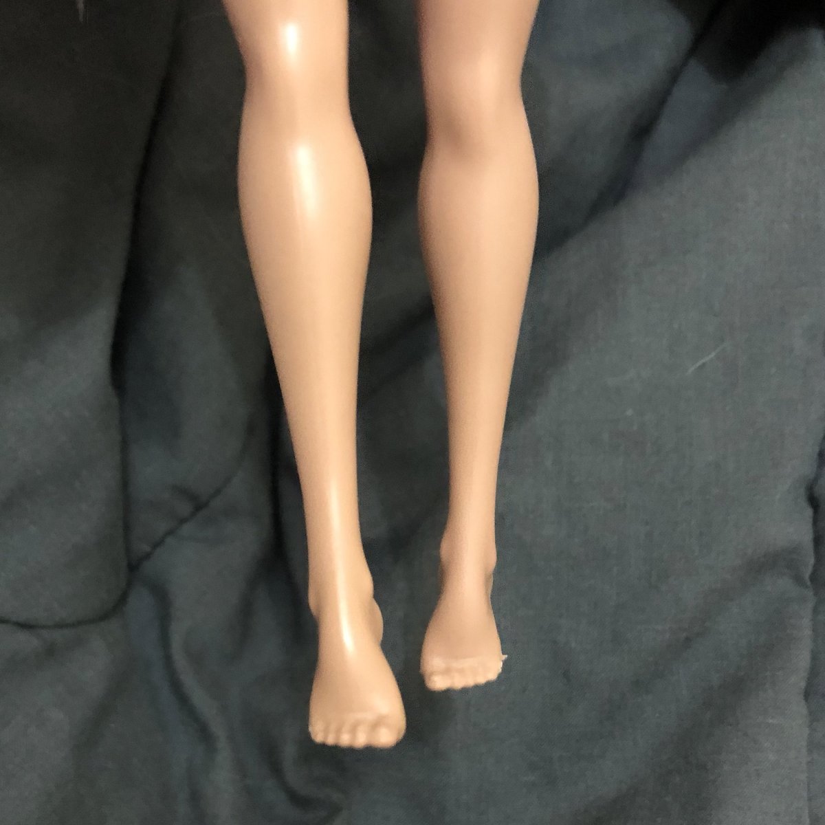 B On Twitter Her Legs Make Me Uncomfortable Especially The Feet