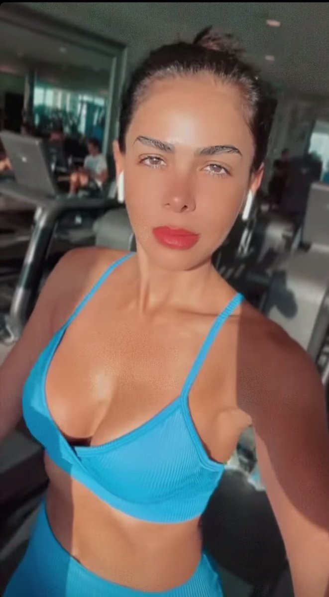 Famosas Top on Twitter: "Pompita y tetita 🍑🍐🍐 Rica Vanessa Arias 🤤🤤🤤🔥🔥💦💦💦😍🫶🏽"