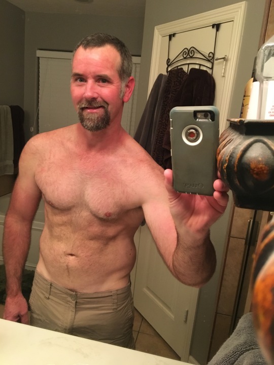 ConvincingStr8s on Twitter: "😊Playing with Big Daddy "J"🥰 #StraightMale"