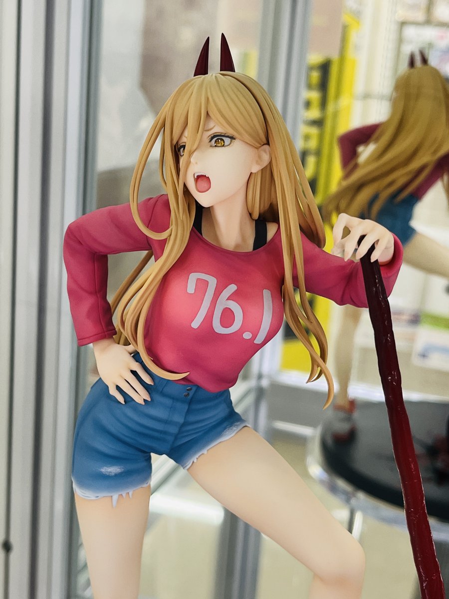 AmiAmi English on Twitter: "🩸Exclusive sale at AmiAmi!🩸 Chainsaw Man Power 1/7 Complete Figure ...