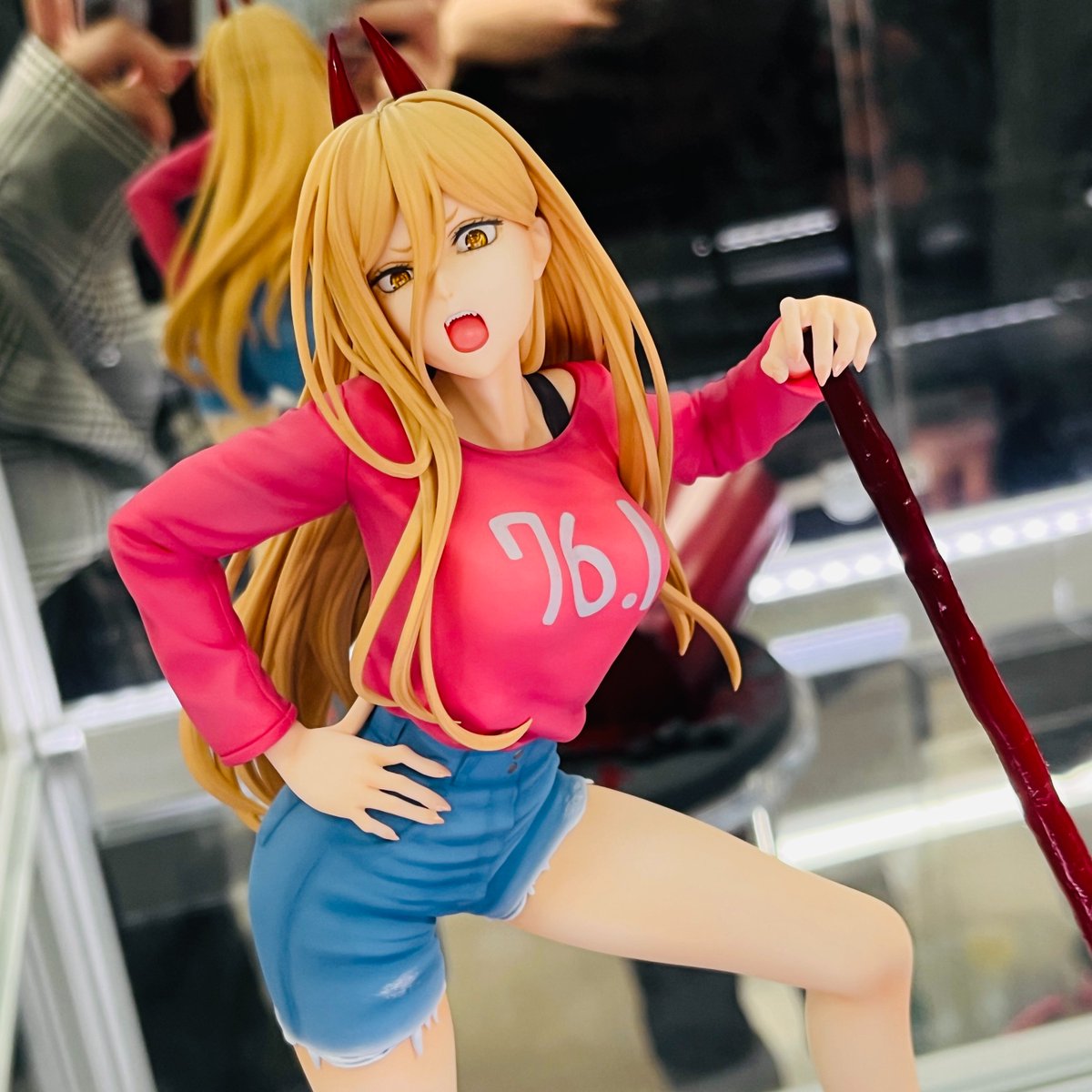 AmiAmi English on Twitter: "🩸Exclusive sale at AmiAmi!🩸 Chainsaw Man Power 1/7 Complete Figure ...