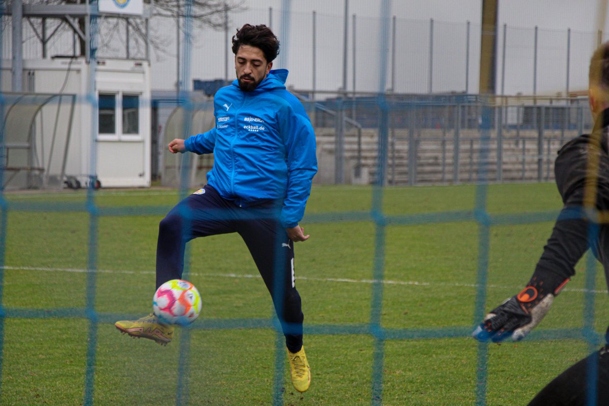 Eintracht BS on Twitter: "21 Stunden noch...🔥 Heute nochmal auf dem Trainingsplatz, morgen im ...