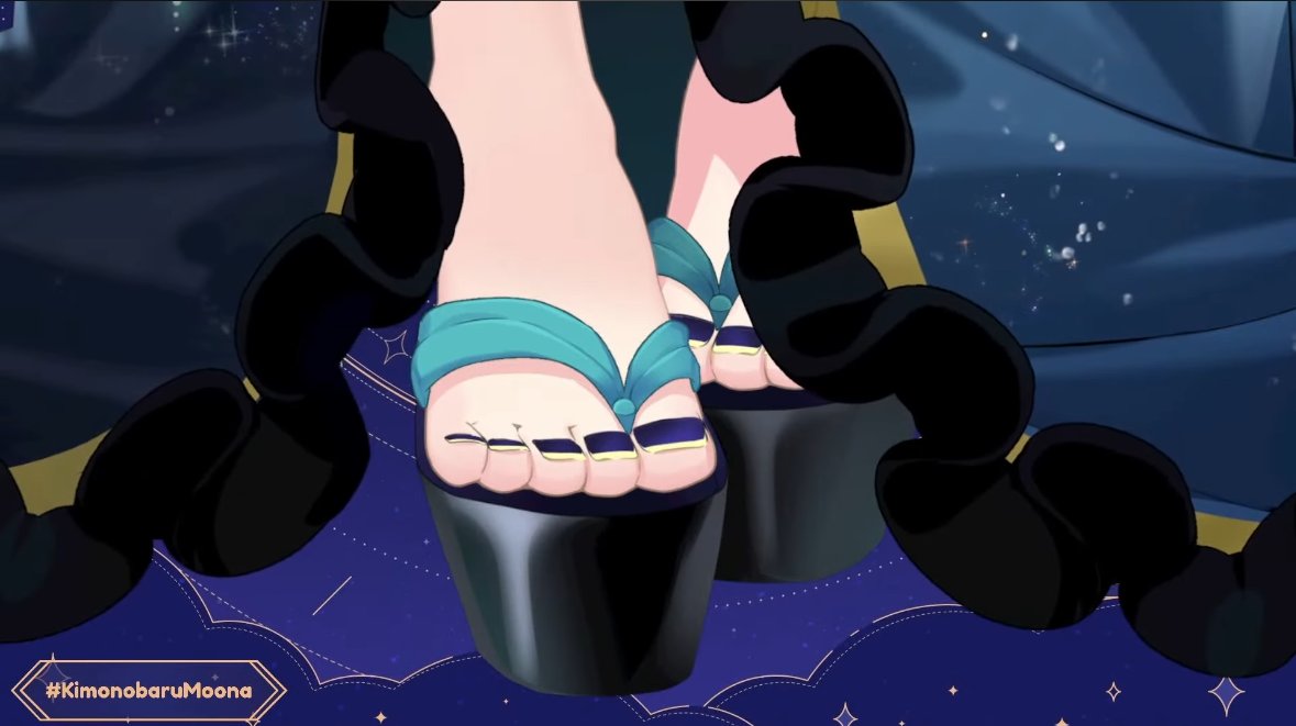 🌿Elis Nene🌿 on Twitter: "Moona😍 She literally pushed her feet in our face."