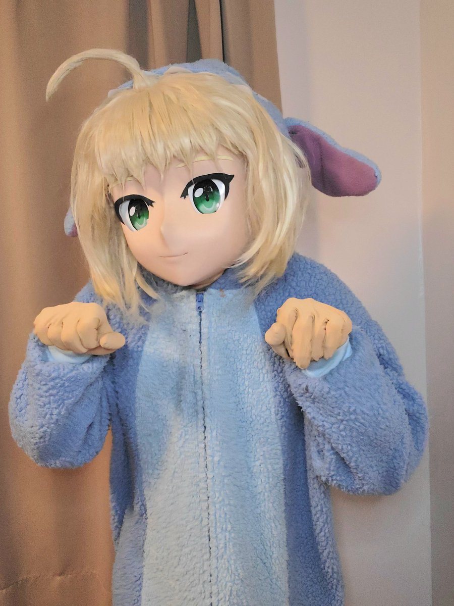 Blade Kig(Asuka) on Twitter: "Blue clothing always looks good on me. #Saber #Artoria #Altria # ...