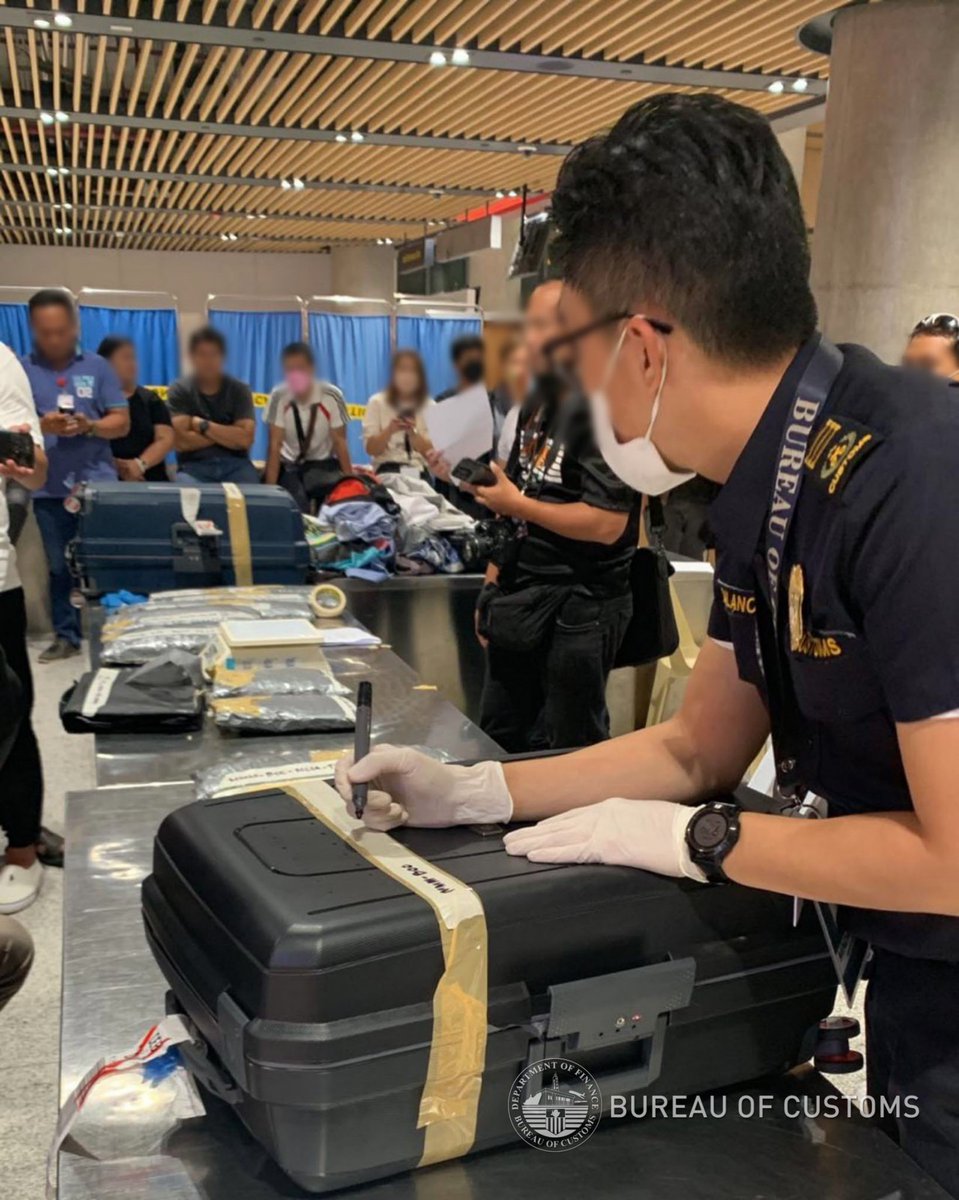 News5 on Twitter: "Nasabat ng Bureau of Customs-Port of Cebu-Subport of Mactan ang nasa 17 kilos ...