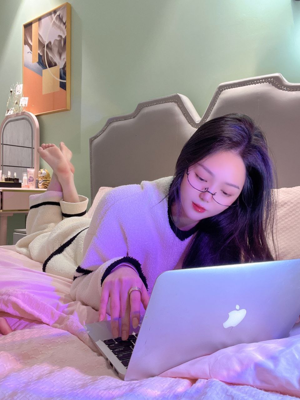 ️紫金陈 ️美腿玉足频道 On Twitter 可可爱爱的小嫩脚😘 玉足 黑丝 足控 美脚 裸足 丝袜脚 足底 Btiebw15o2 Twitter